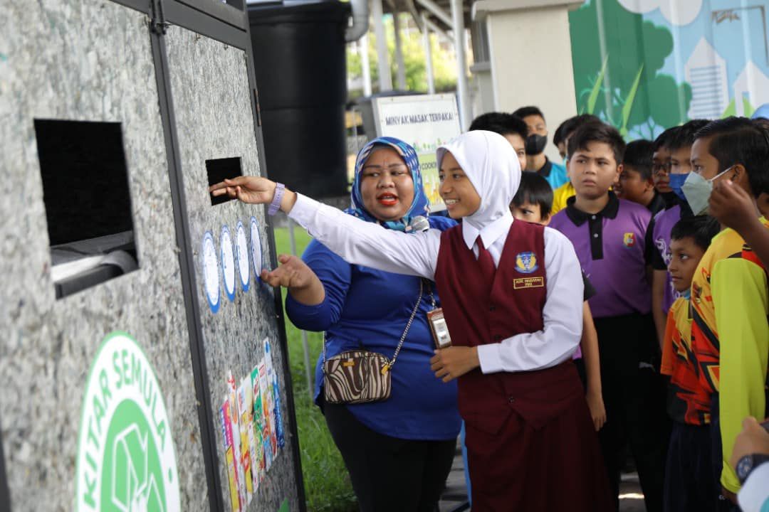 MBSA anjur program tukar barang kitar semula dapat baucar beli-belah ...