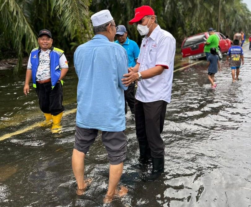 GE15: Harapan candidates monitor flood-affected areas in Kuala Selangor ...