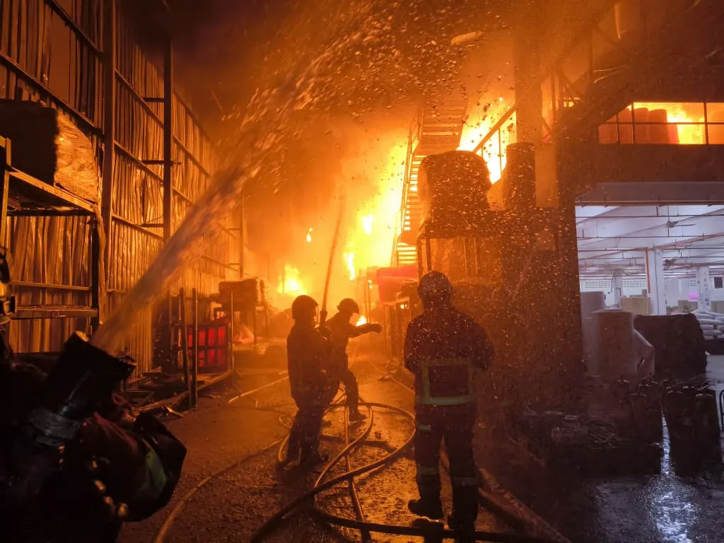 Mayat rentung kebakaran kilang di Banting dipercayai etnik Rohingya ...